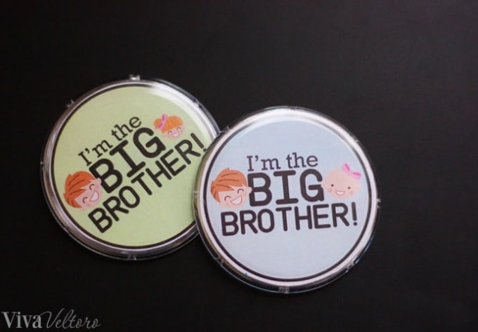 Big Brother and Big Sister Pins! Free Printables for New Siblings!