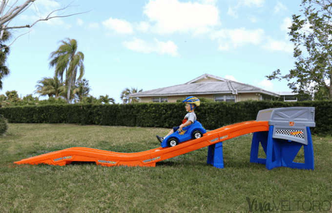 The BEST Kids Roller Coaster! Step2 Hot Wheels Extreme Thrill Coaster ...