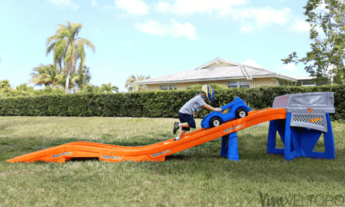 The BEST Kids Roller Coaster! Step2 Hot Wheels Extreme Thrill Coaster ...