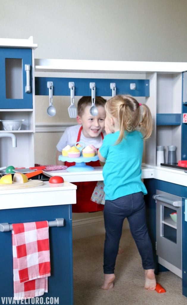 Step2 Grand Walk-In Wood Kitchen for Kids Review - Viva Veltoro