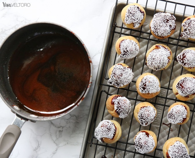 Make Your Own Croquembouche Cream Puff Tower!