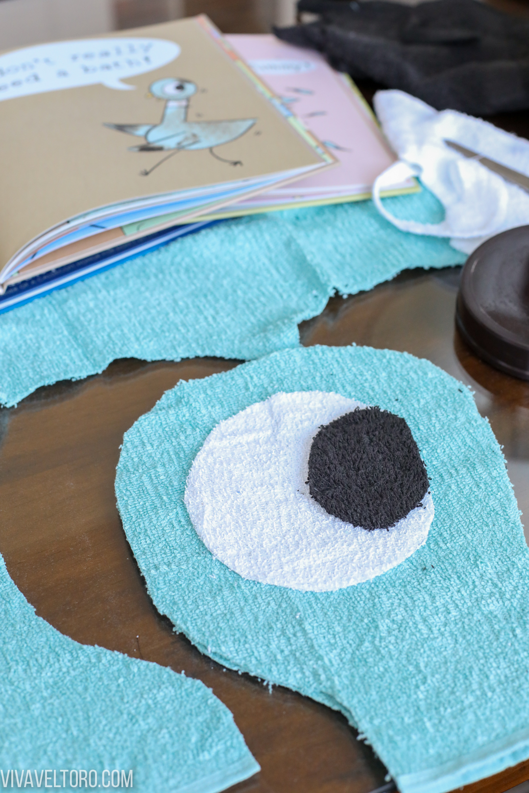 DIY Bath Mitt To Celebrate Mo Willems' Pigeon Brand! - Viva Veltoro