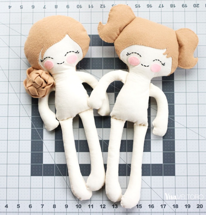 Recycling Textiles into Repurposed Rag Dolls! Free Pattern! - Viva Veltoro