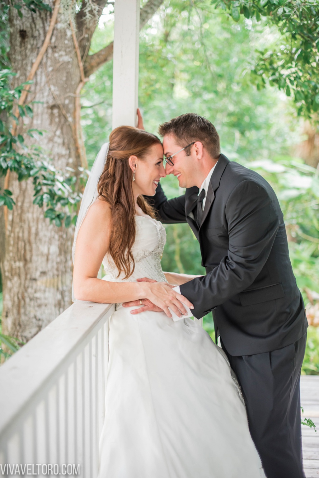 Get Back in the Dress! Wear Your Wedding Dress for an Anniversary Photo ...