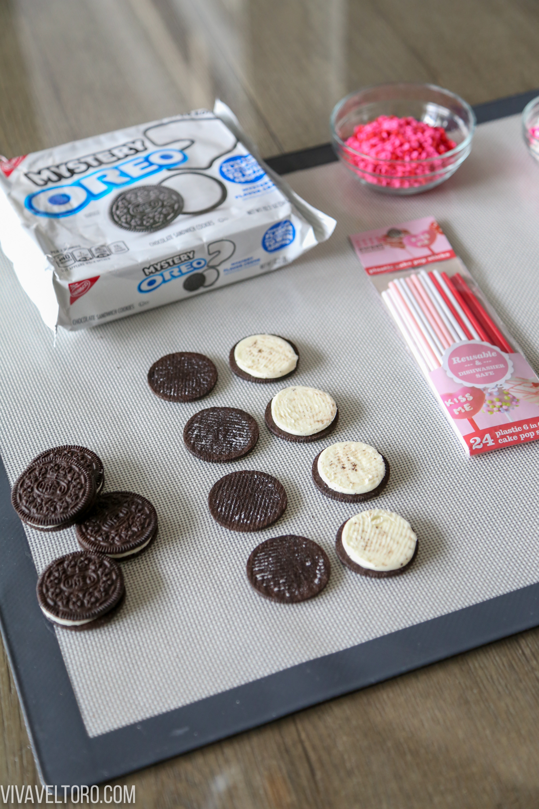 How to Make OREO Pops - Viva Veltoro